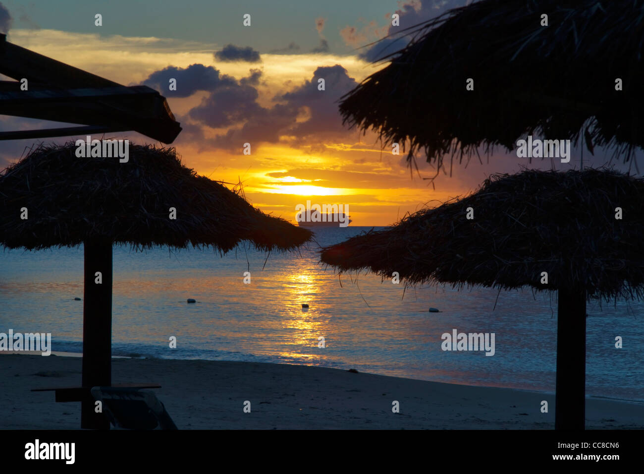 Antigua sunset cruise hi-res stock photography and images - Alamy