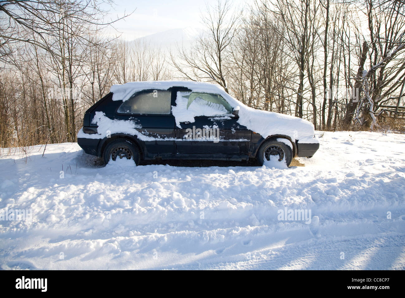 Broken down car hi-res stock photography and images - Alamy