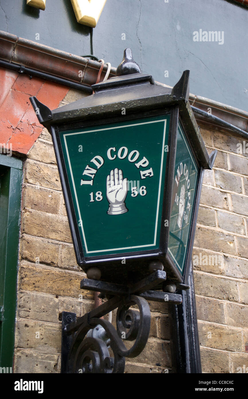 George pub sign exterior hi-res stock photography and images - Alamy