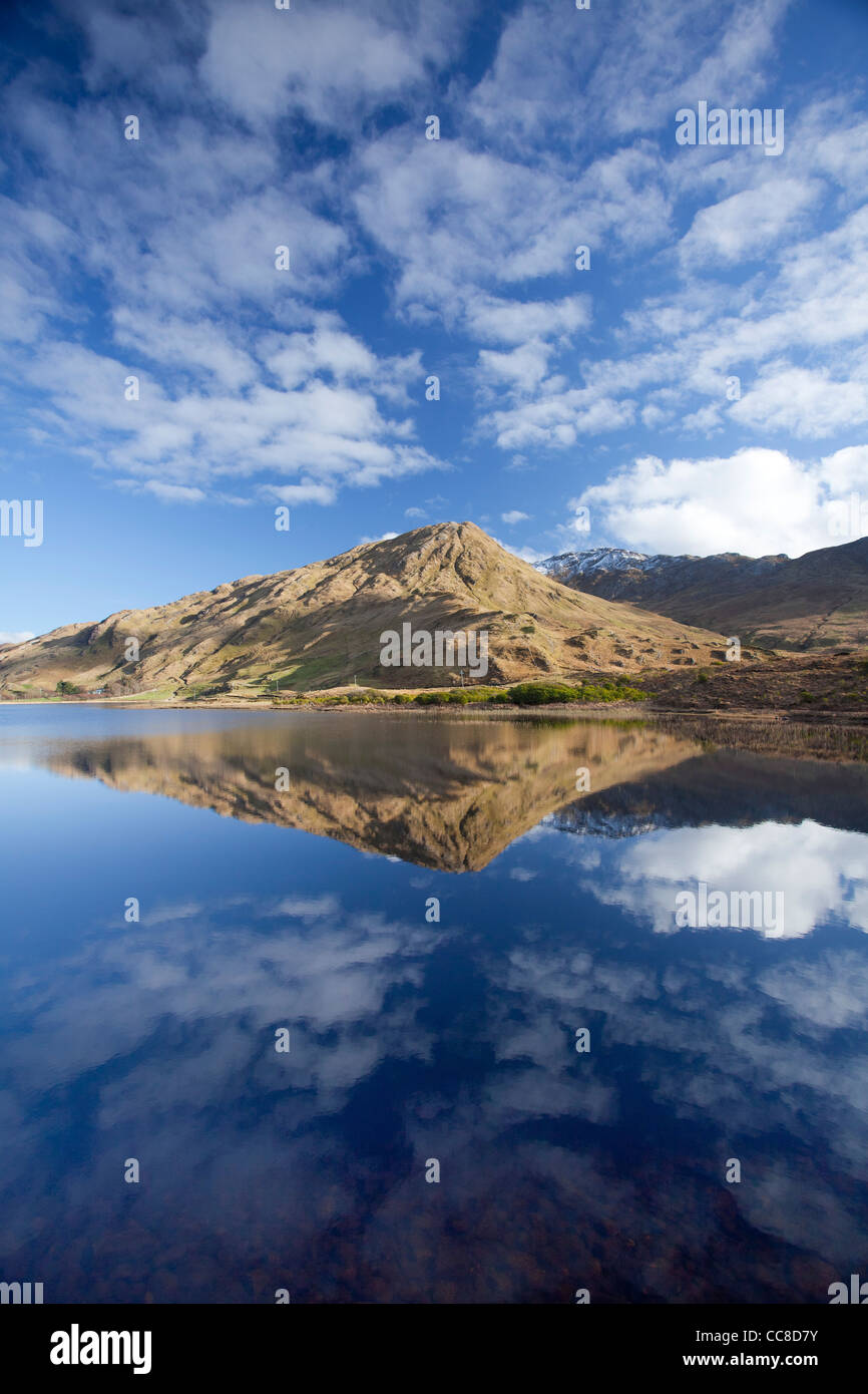 Water reflection mountain peaks hi-res stock photography and images - Alamy