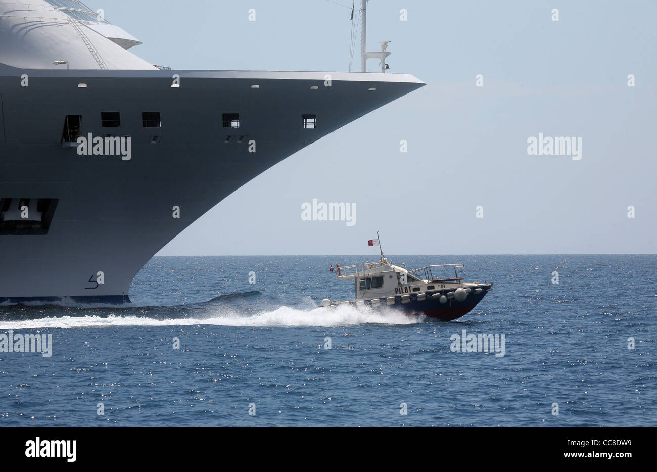 Big ocean small ship hi-res stock photography and images - Alamy