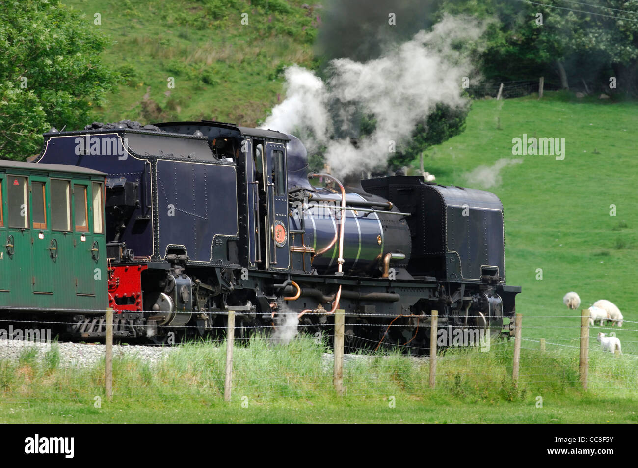 Class 87 Locomotive High Resolution Stock Photography and Images - Alamy