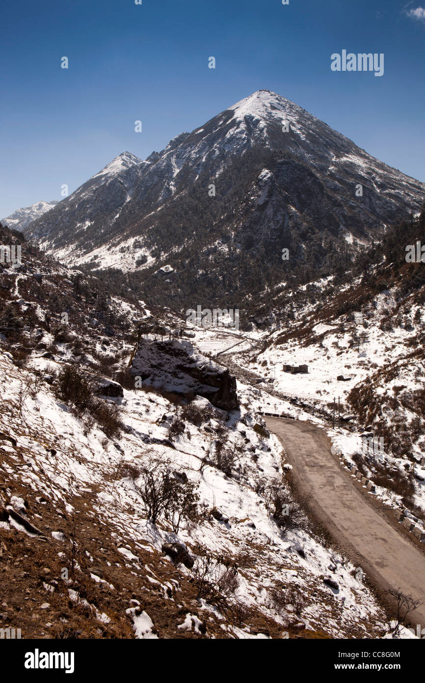 India, Arunachal Pradesh, mountains surrounding road through Sela Pass ...