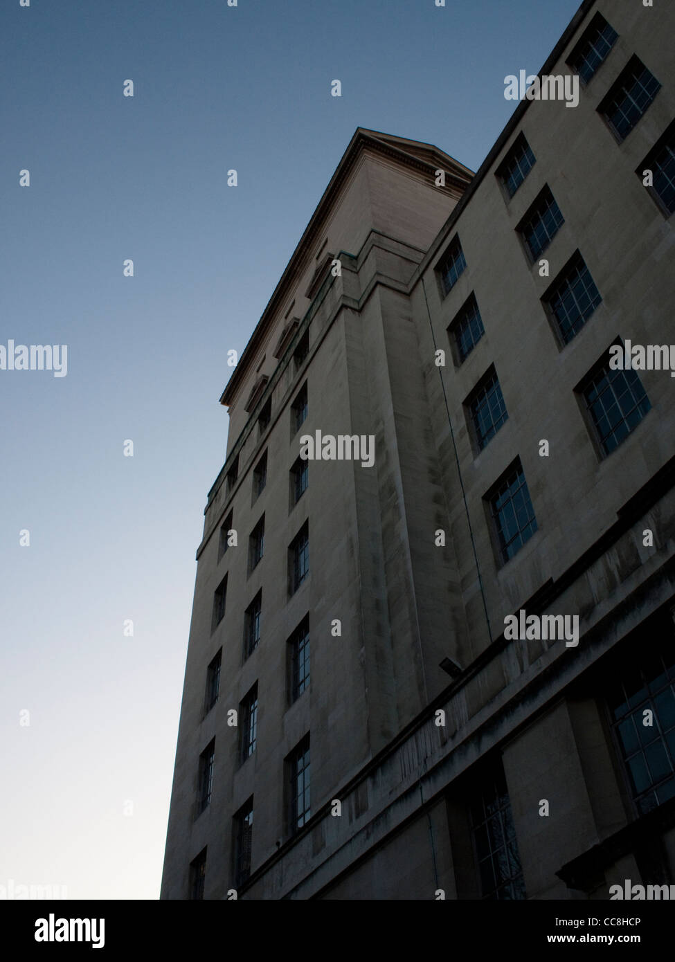 Ministry of defence main building hi-res stock photography and images ...