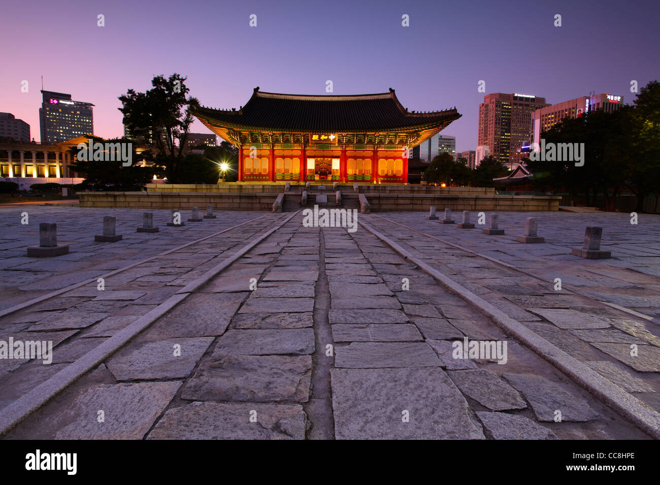 Ancient Royal Palace in Seoul, Korea Stock Photo - Alamy