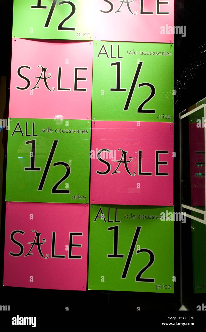 For sale sign in window hi-res stock photography and images - Alamy
