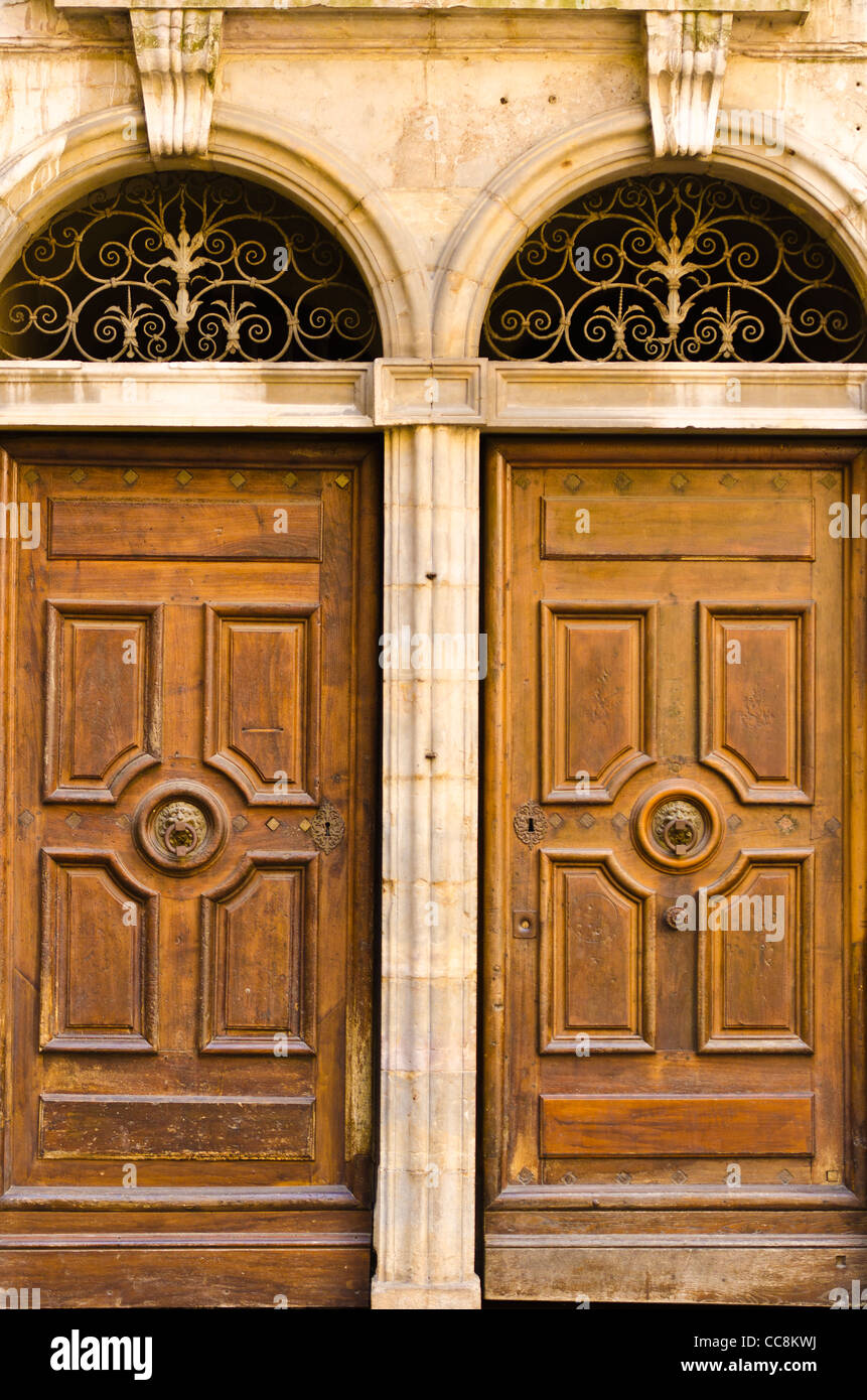 Old wooden doors building parts hi-res stock photography and images - Alamy