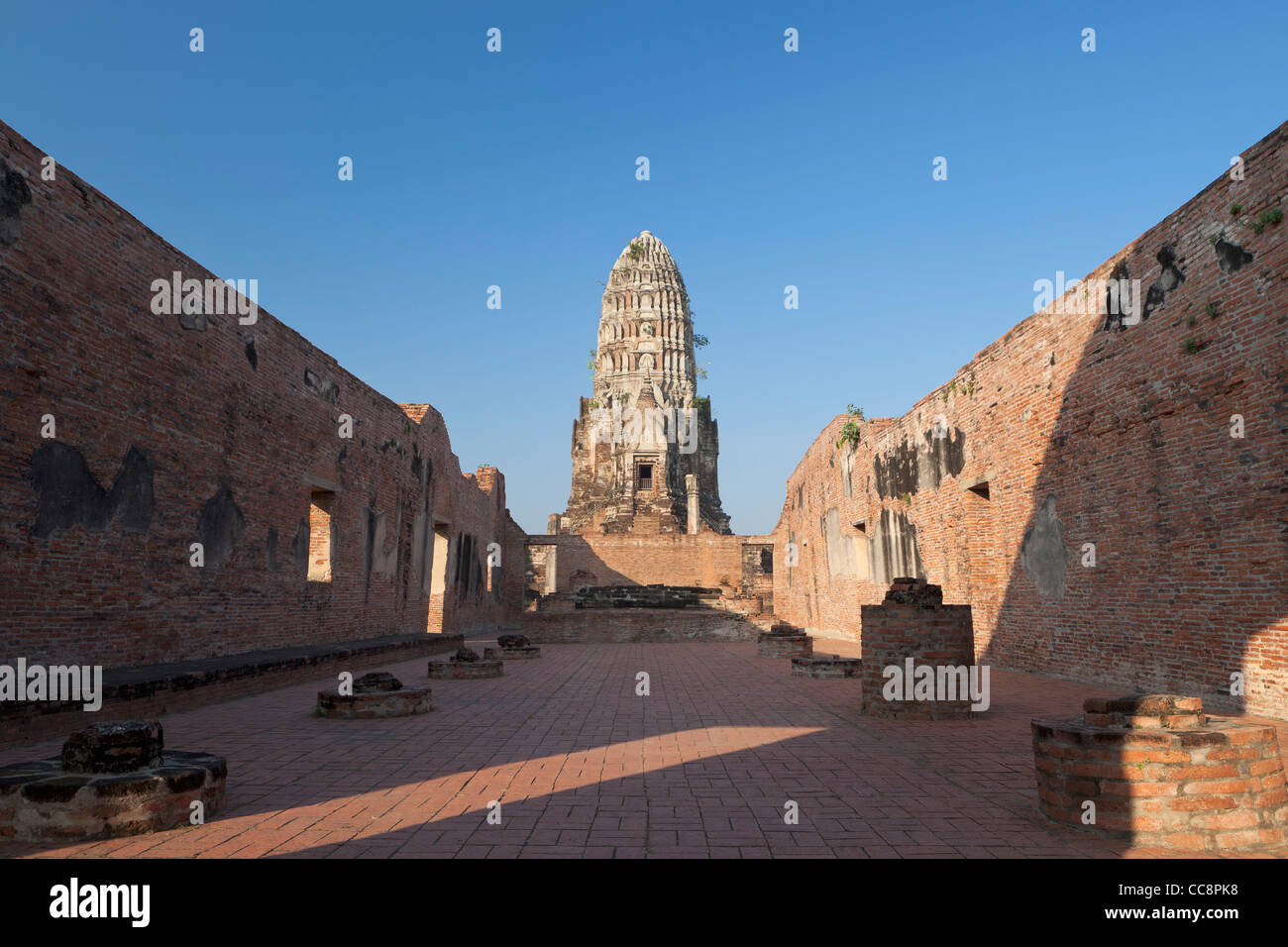 Wat Ratchaburana, Ayuthaya, Thailand Stock Photo - Alamy
