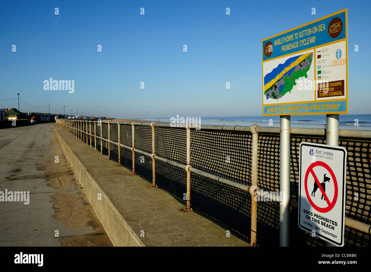 Mablethorpe beach seafront hi-res stock photography and images - Alamy
