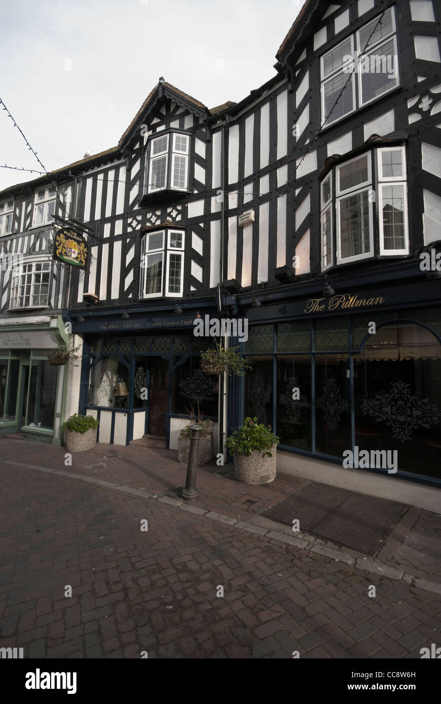 Tudor has half timber hi-res stock photography and images - Alamy