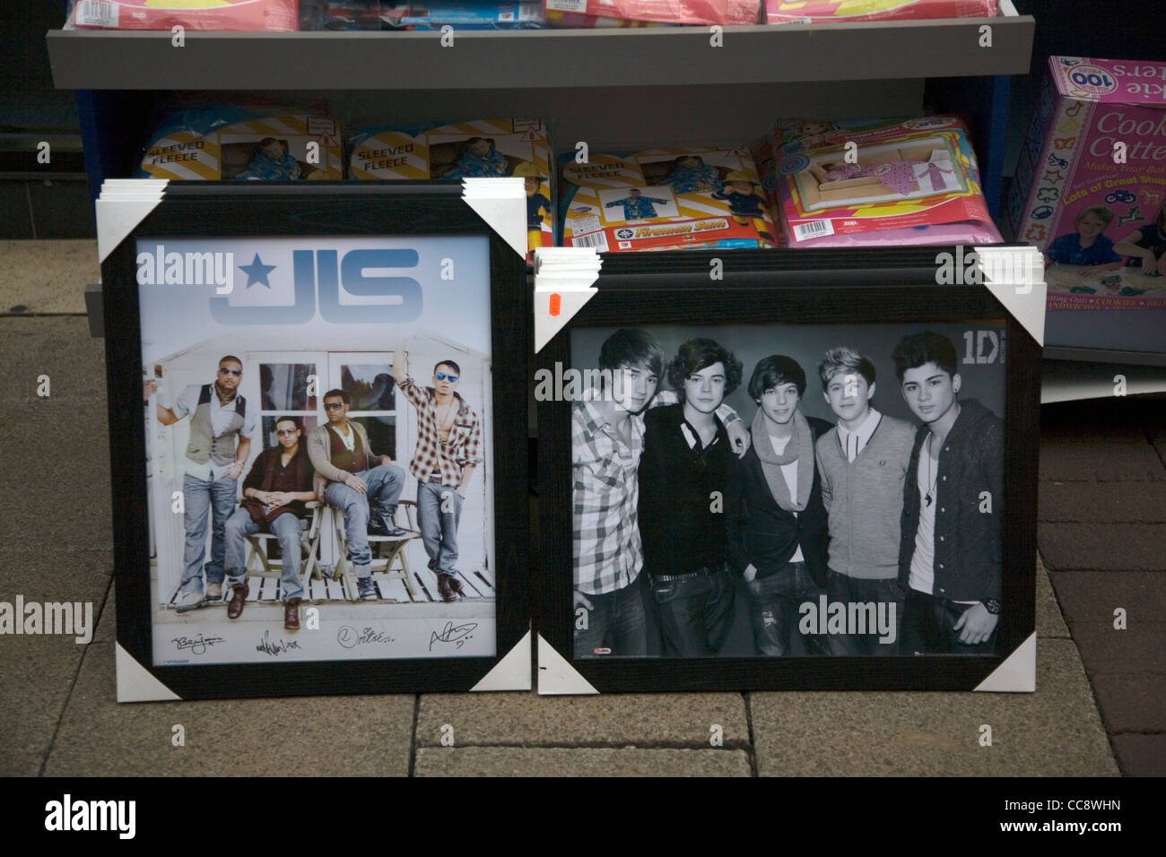 Boy band hi-res stock photography and images - Alamy