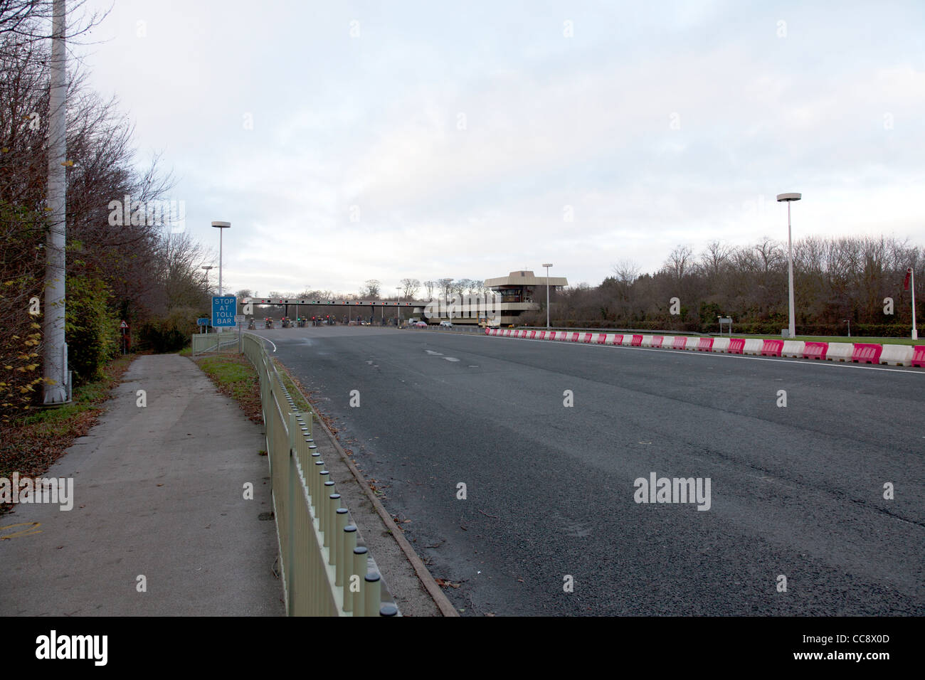 Toll bar on humber bridge, Hull, stop and pay for crossing at booths ...