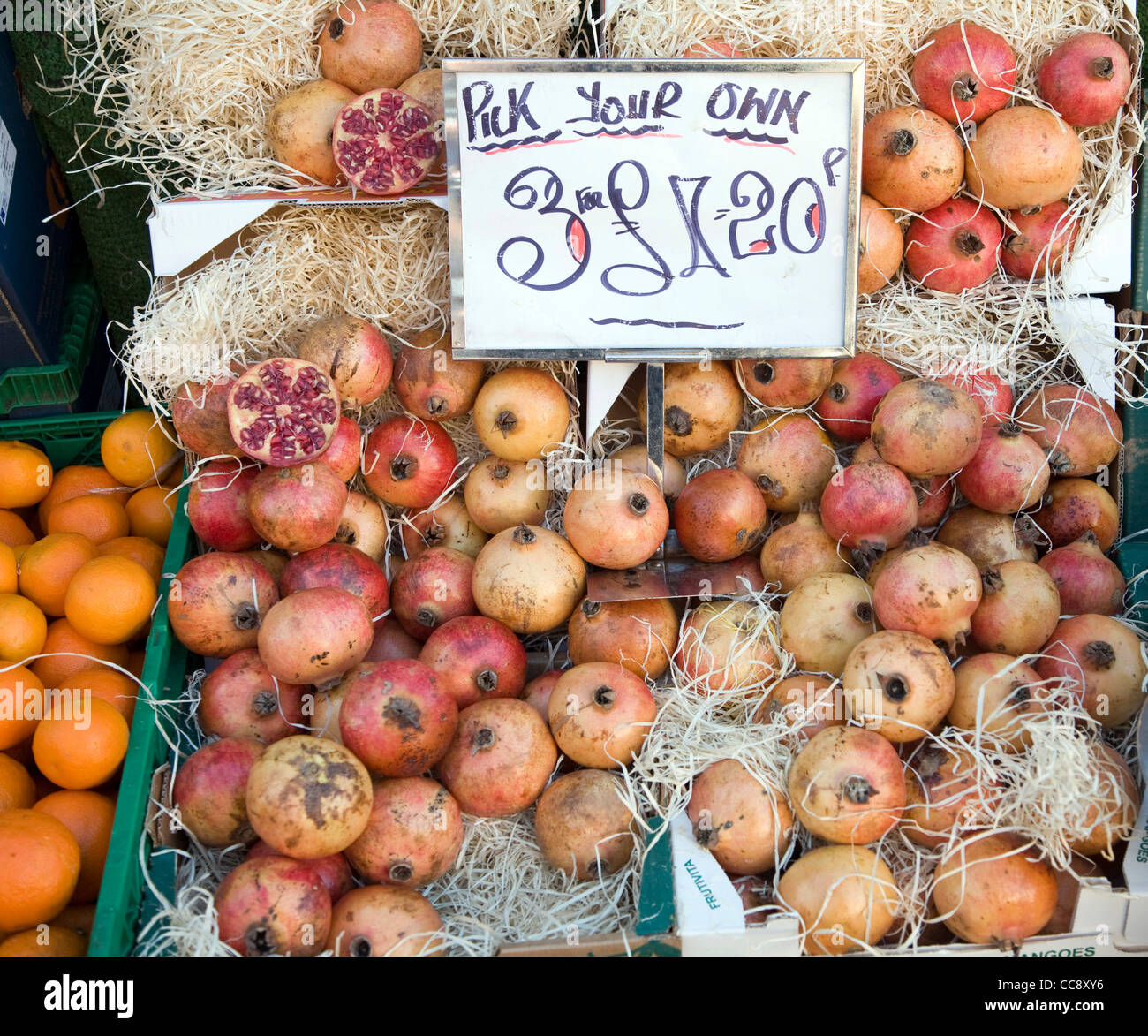 Pick and pick stall hi-res stock photography and images - Alamy
