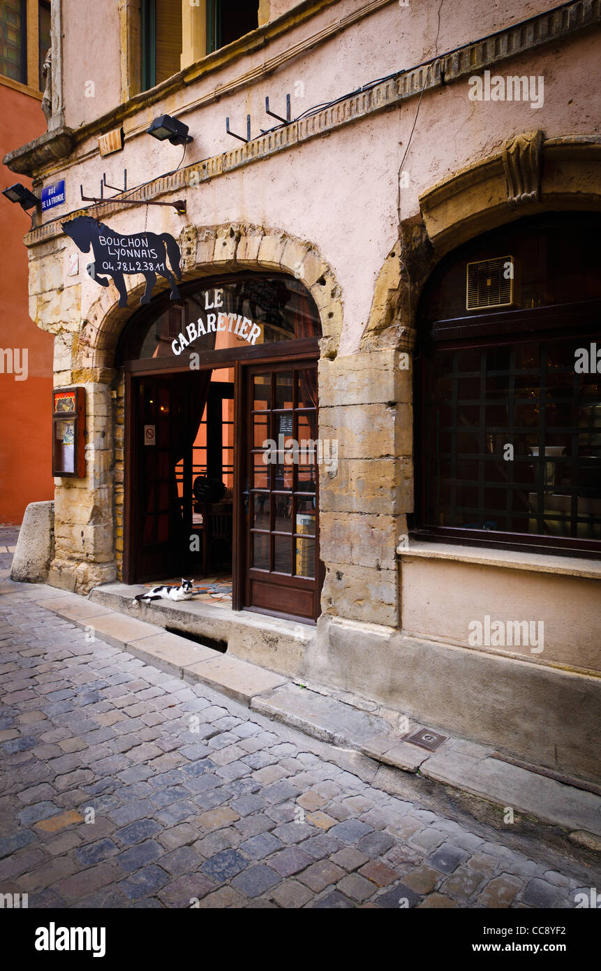 Cabaretier hi-res stock photography and images - Alamy