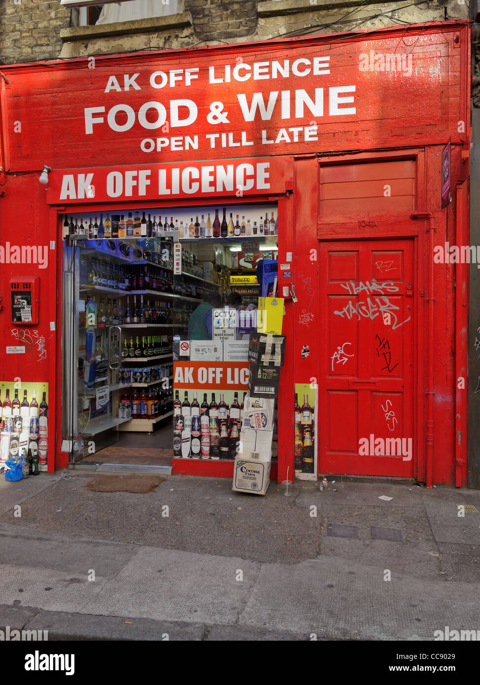Off licence hi-res stock photography and images - Alamy
