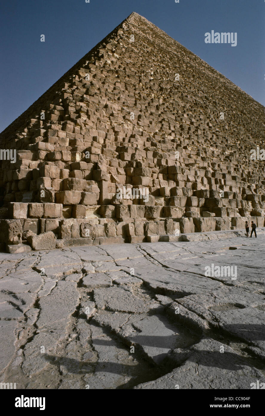 True color pyramids hi-res stock photography and images - Alamy