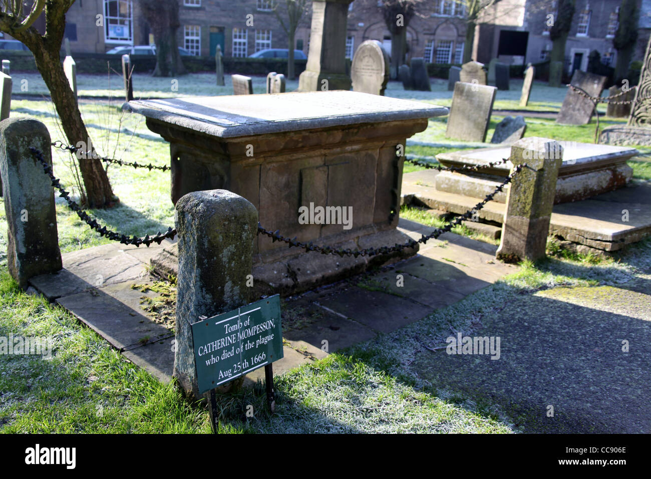 Tomb of Catherine Mompesson in Eyam Stock Photo - Alamy