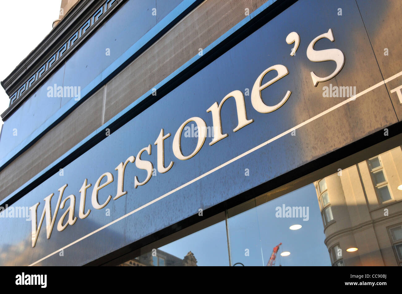 Waterstone's bookshop books apostrophe Waterstones Stock Photo - Alamy