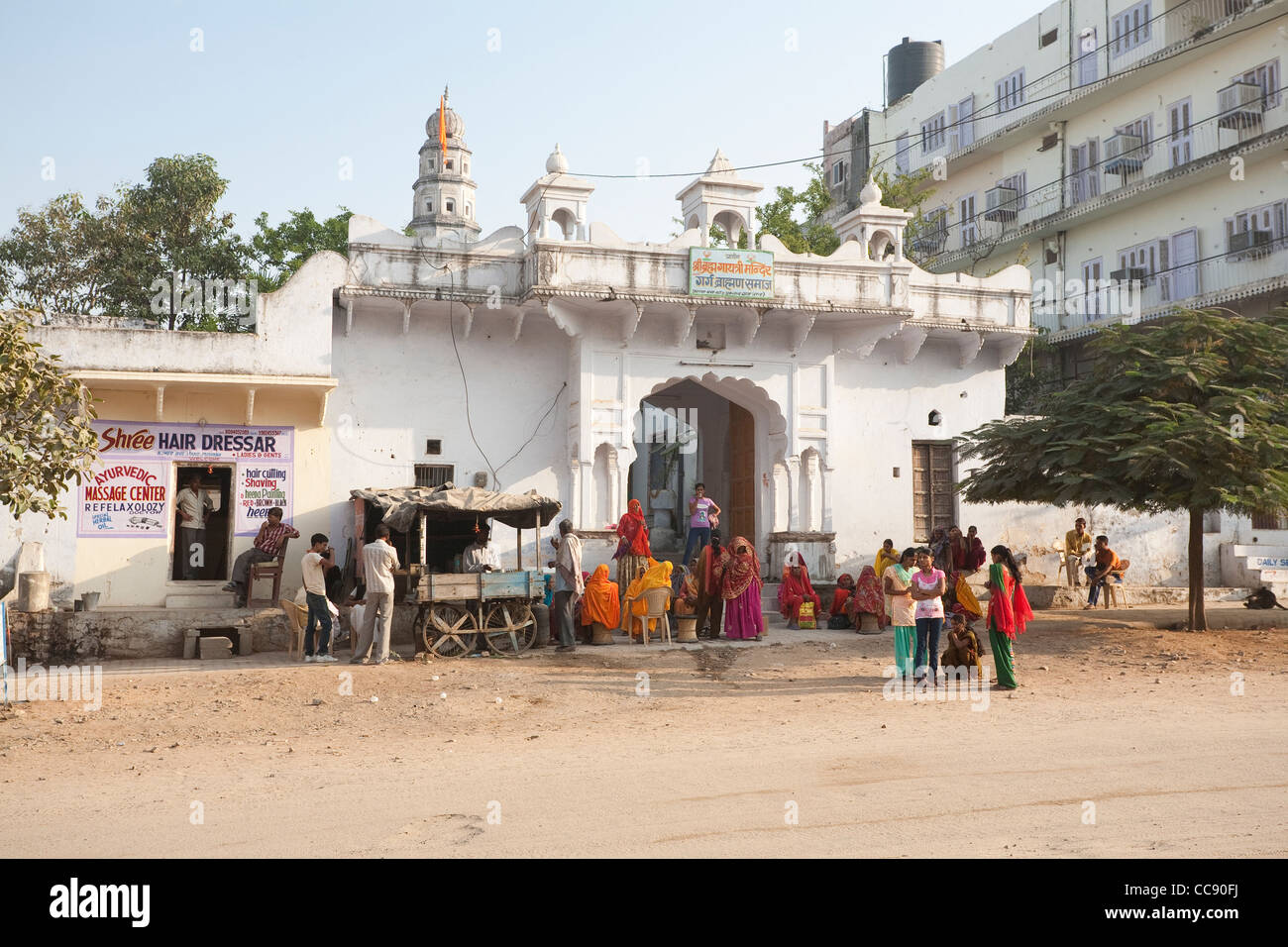 Group waiting near the Ajmer Bus Stand in Pushkar - Rajasthan, India ...