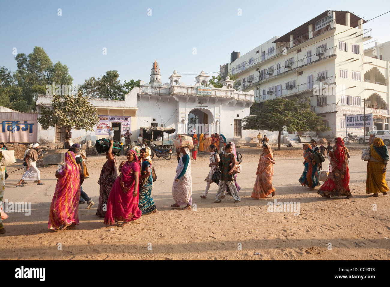 Oasis shop sign hi-res stock photography and images - Alamy