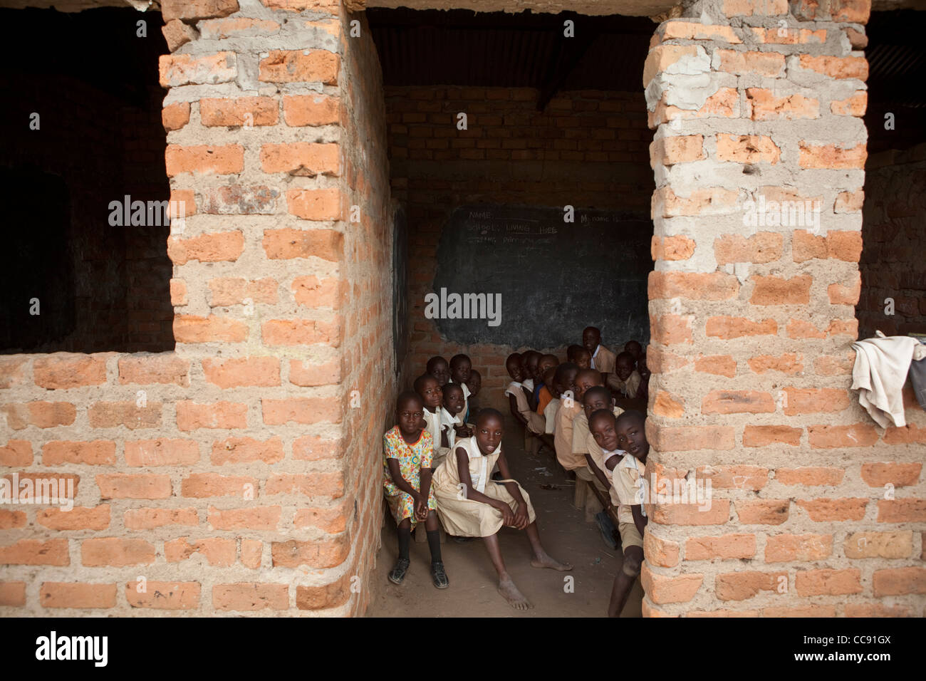 African pupils wearing uniforms hi-res stock photography and images - Alamy
