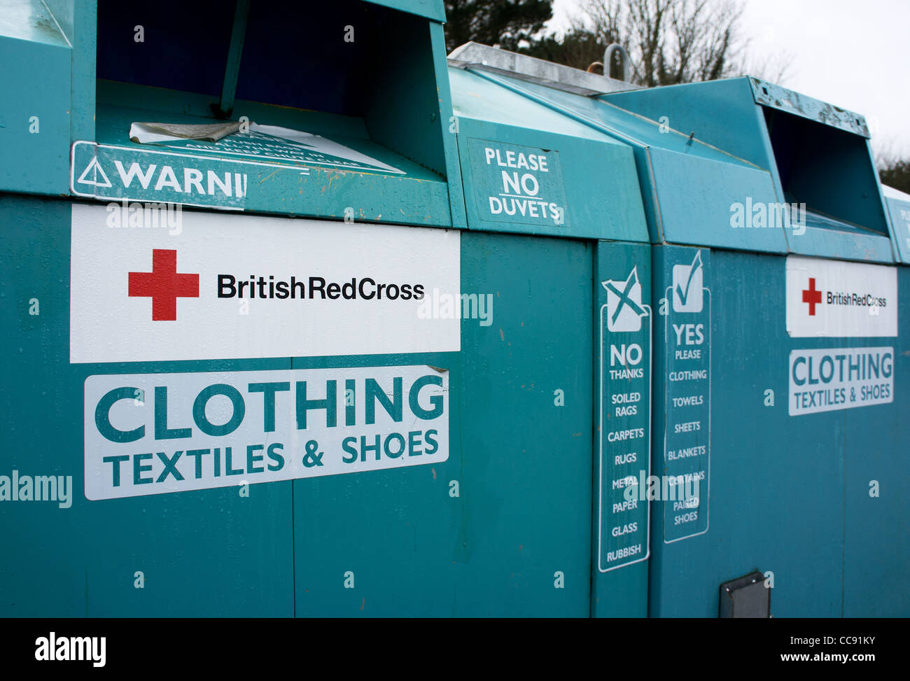 Clothing bank hi-res stock photography and images - Alamy