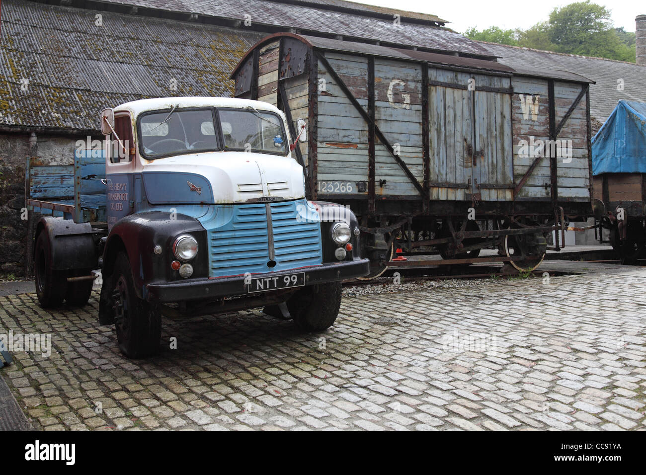 vintage track lorry Stock Photo - Alamy