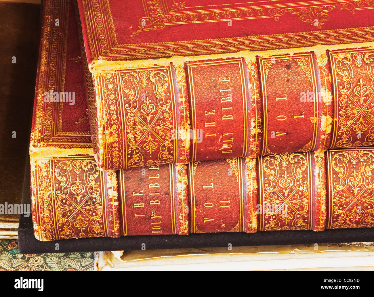 Colorful book spines hi-res stock photography and images - Alamy