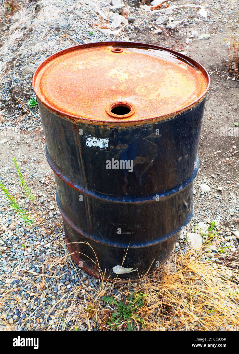 Metal barrels hi-res stock photography and images - Alamy