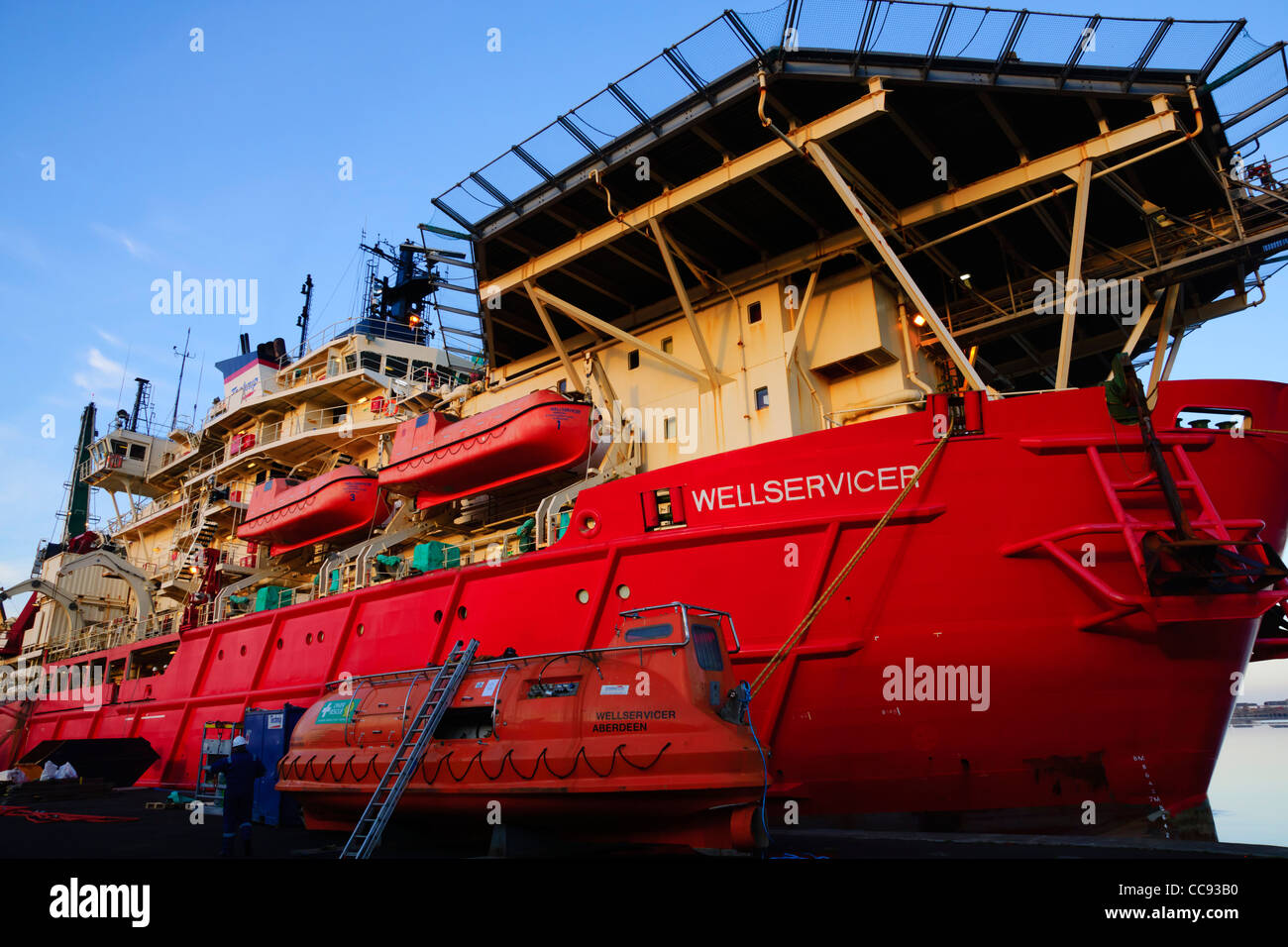Oil rig north sea aberdeen hi-res stock photography and images - Alamy