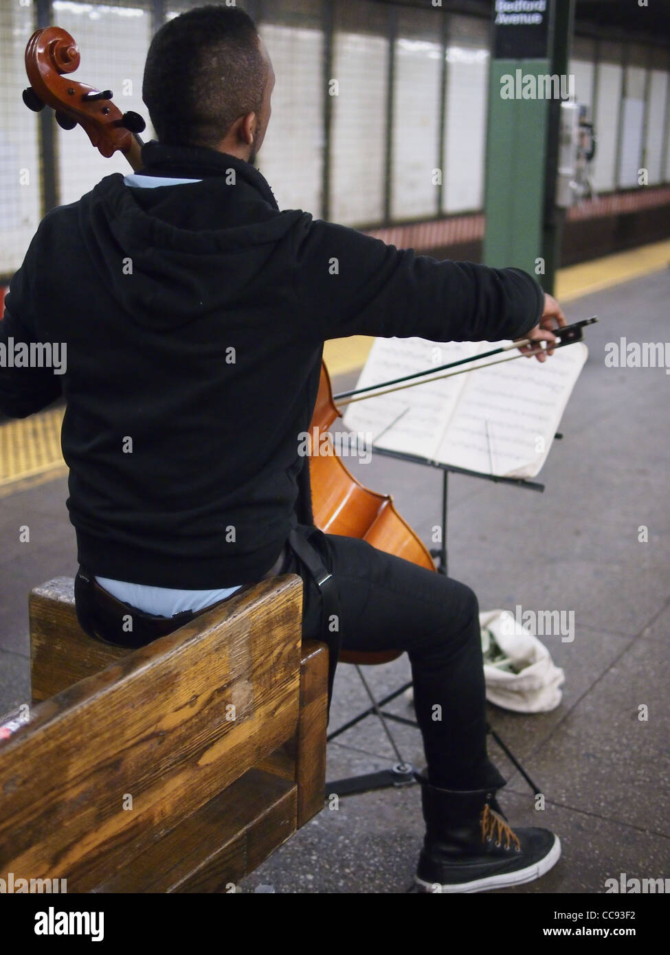 Busker new york subway hi-res stock photography and images - Alamy