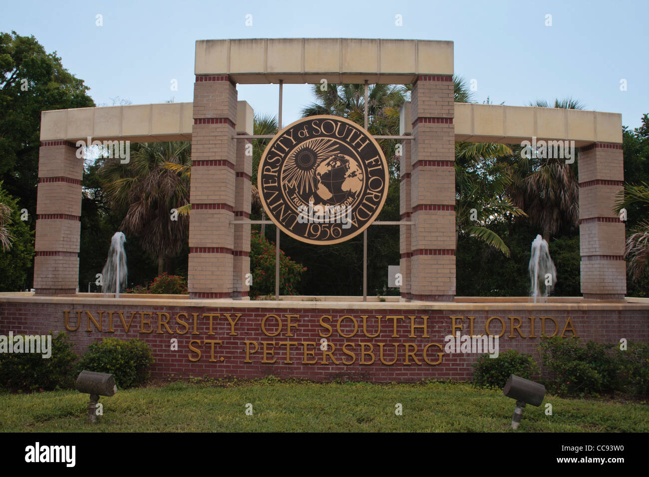 Entrance sign to the University of South Florida St. Petersburg Stock ...