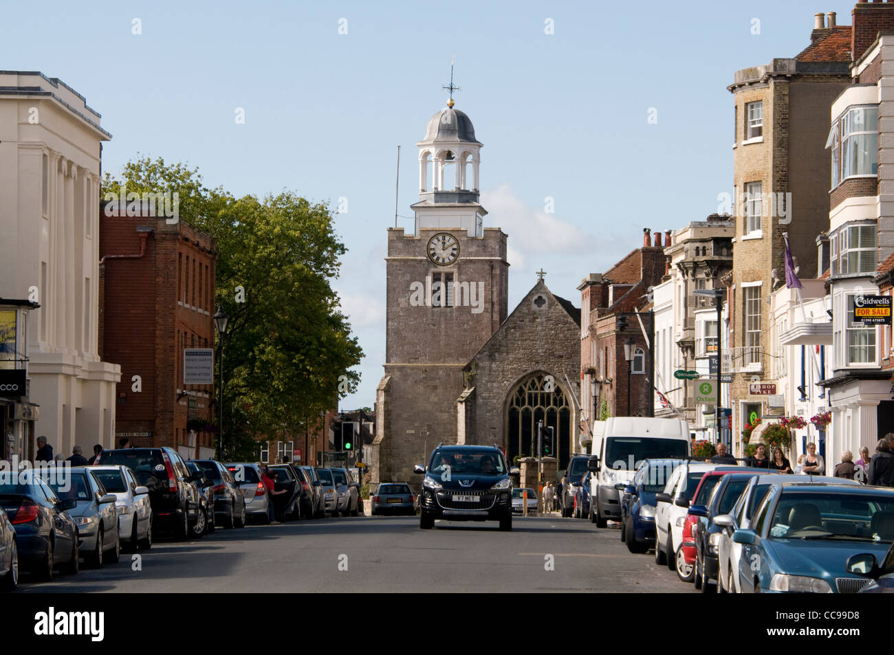 High street lymington hi-res stock photography and images - Alamy