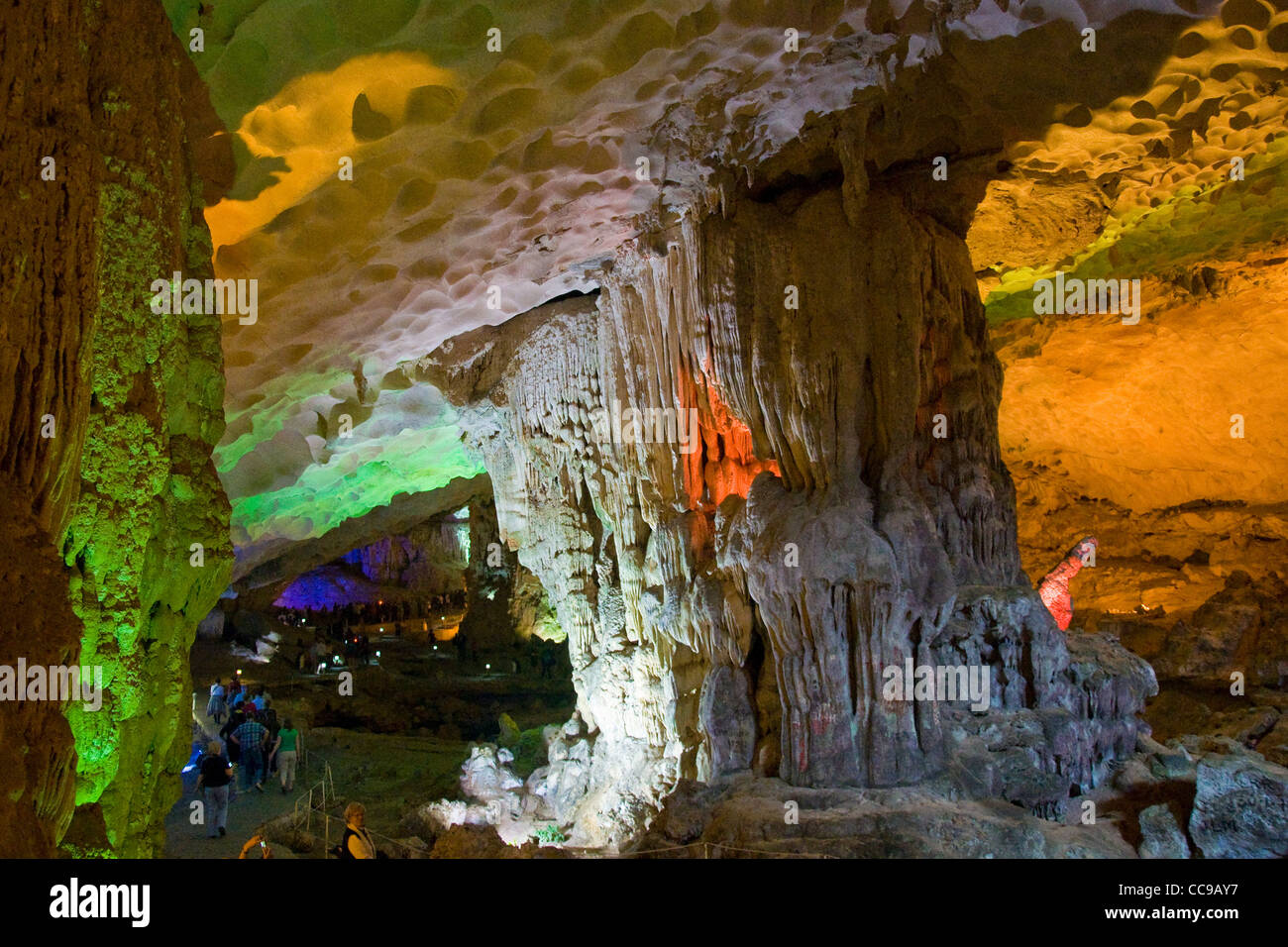 Hang Sung Sot or Surprise caves, Bo Hon Island, Halong bay, Vietnam ...