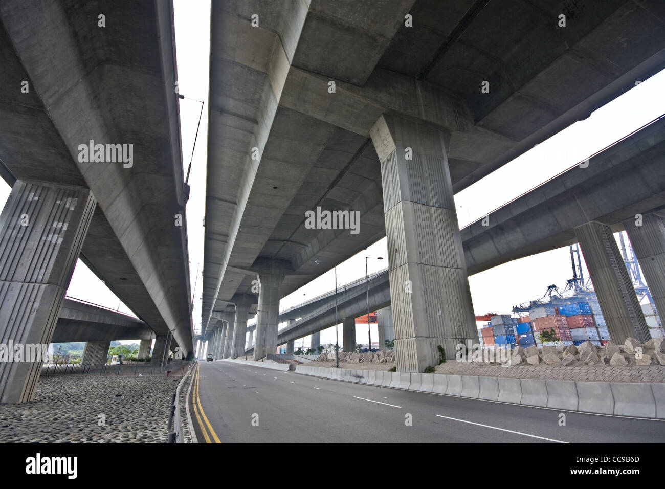 Under the bridge. Urban scene Stock Photo - Alamy