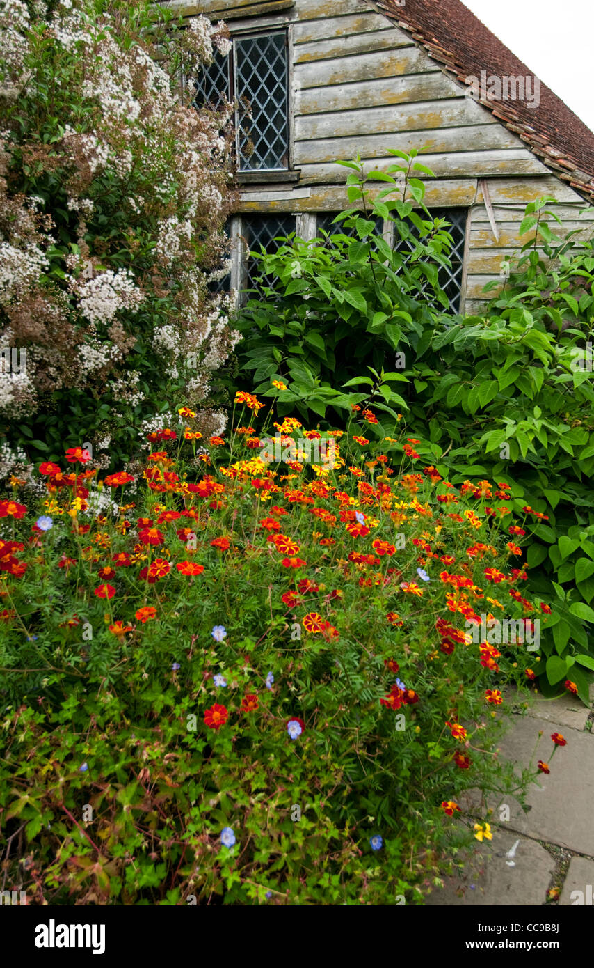 Outbuilding house uk hi-res stock photography and images - Alamy