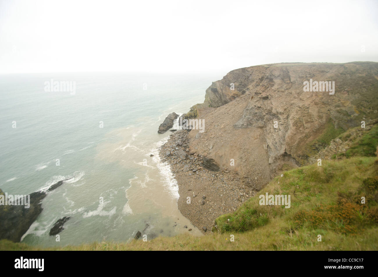 Landslide cliff hi-res stock photography and images - Alamy