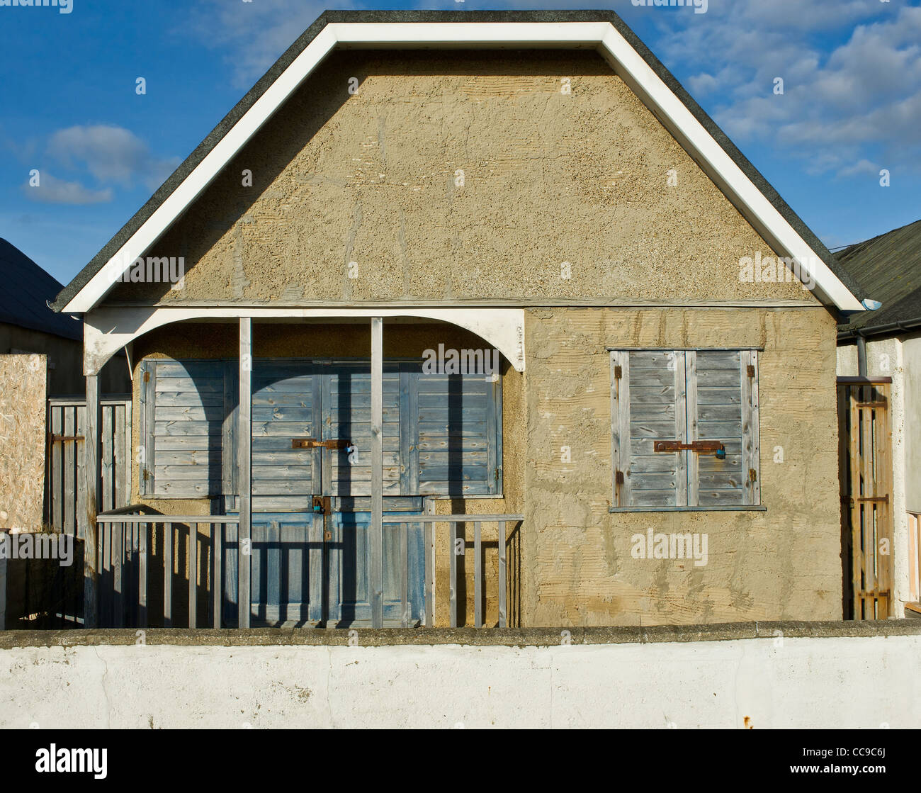Scruffy house hi-res stock photography and images - Alamy