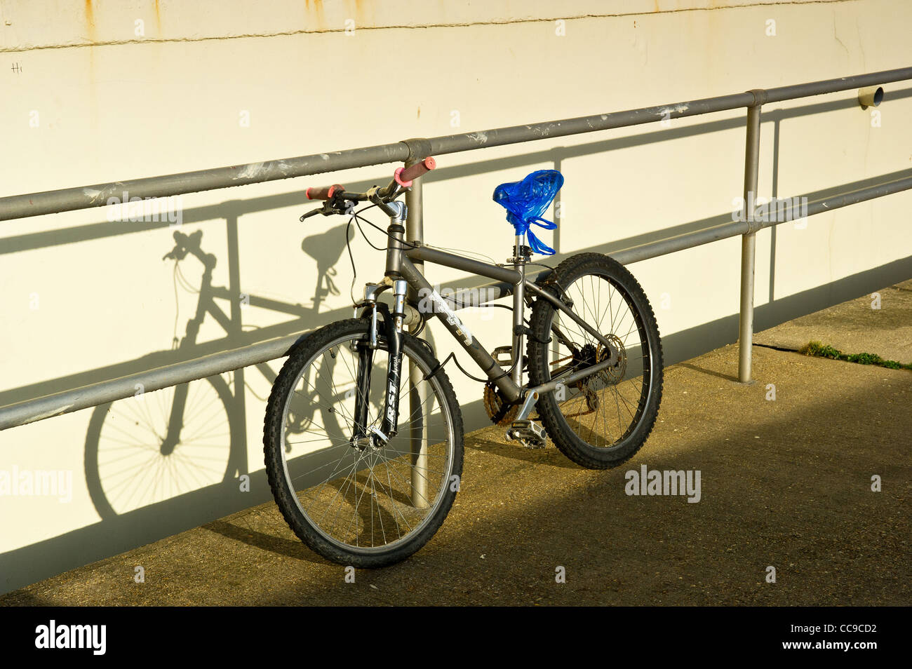 Bike railings hi-res stock photography and images - Alamy