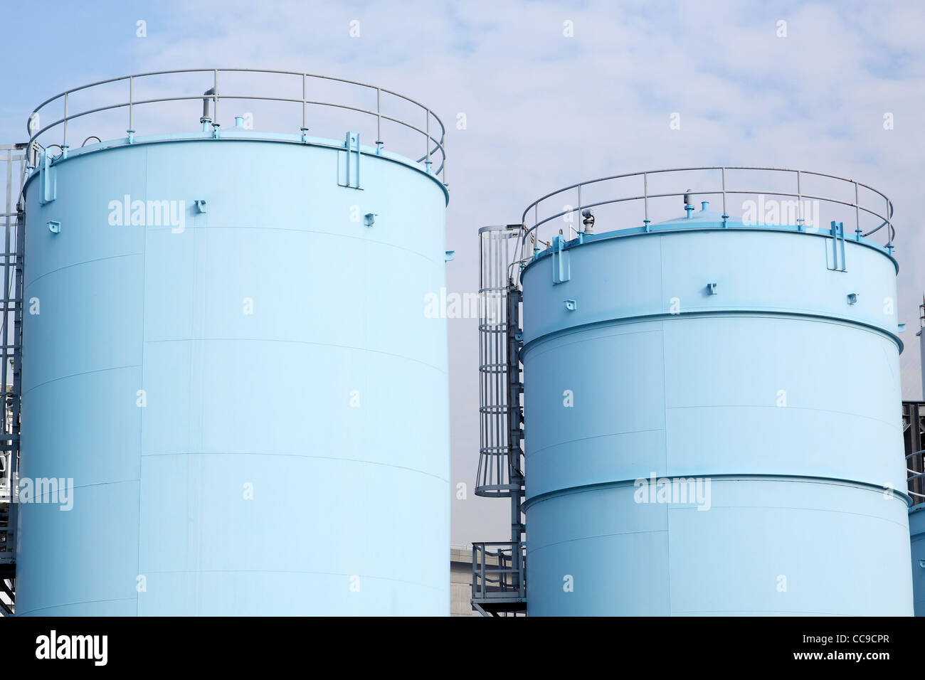 Petrol port tank harbor oil storage hi-res stock photography and images ...