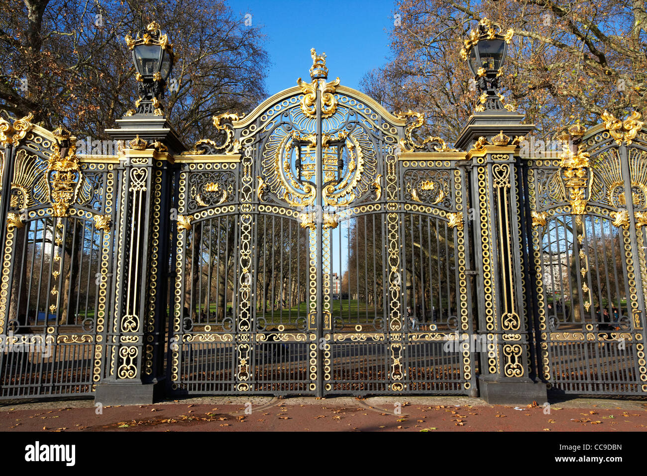 The canada gates green park hi-res stock photography and images - Alamy