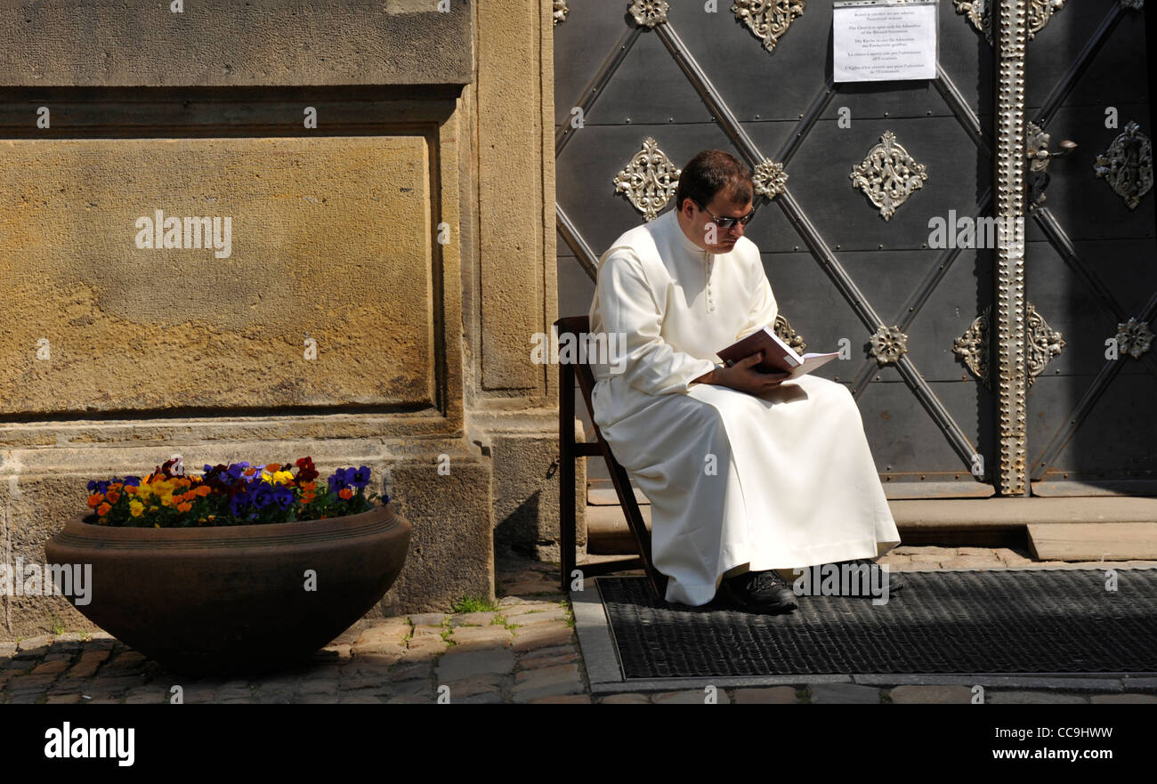 Reading church hi-res stock photography and images - Alamy