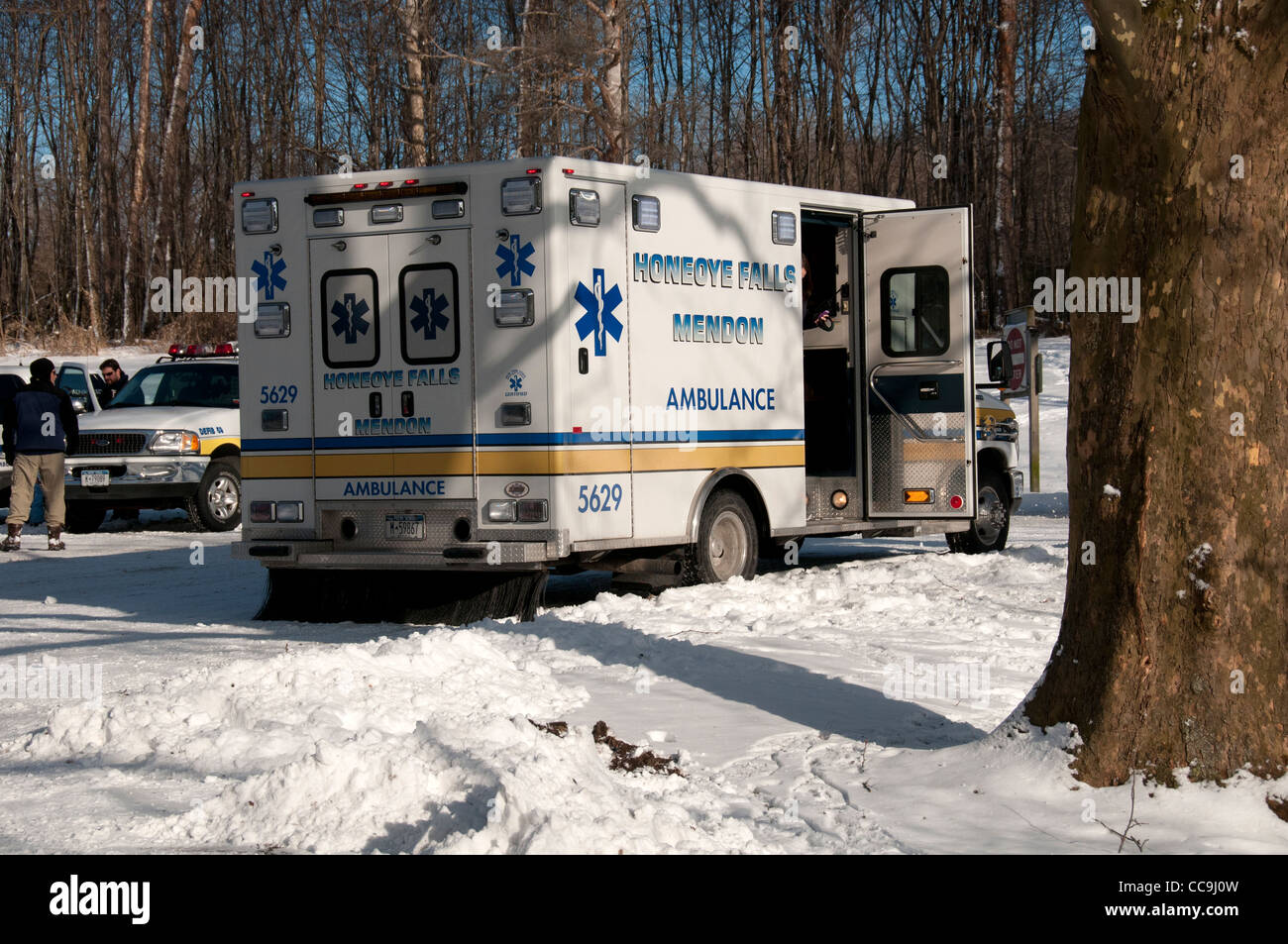 Snow ambulance hi-res stock photography and images - Alamy