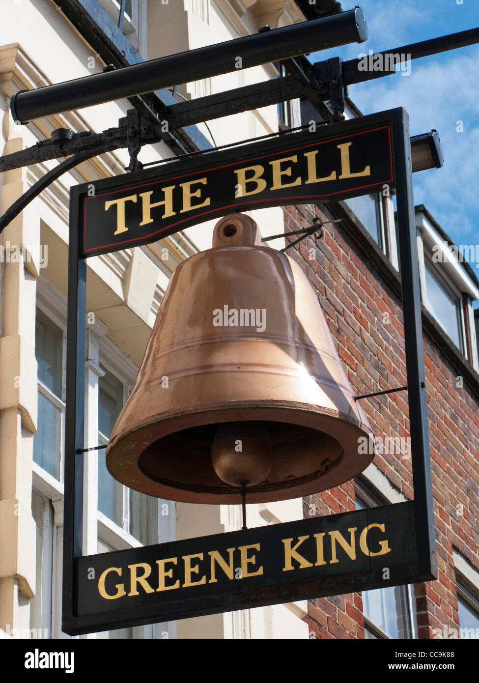 Bell pub bar hi-res stock photography and images - Alamy