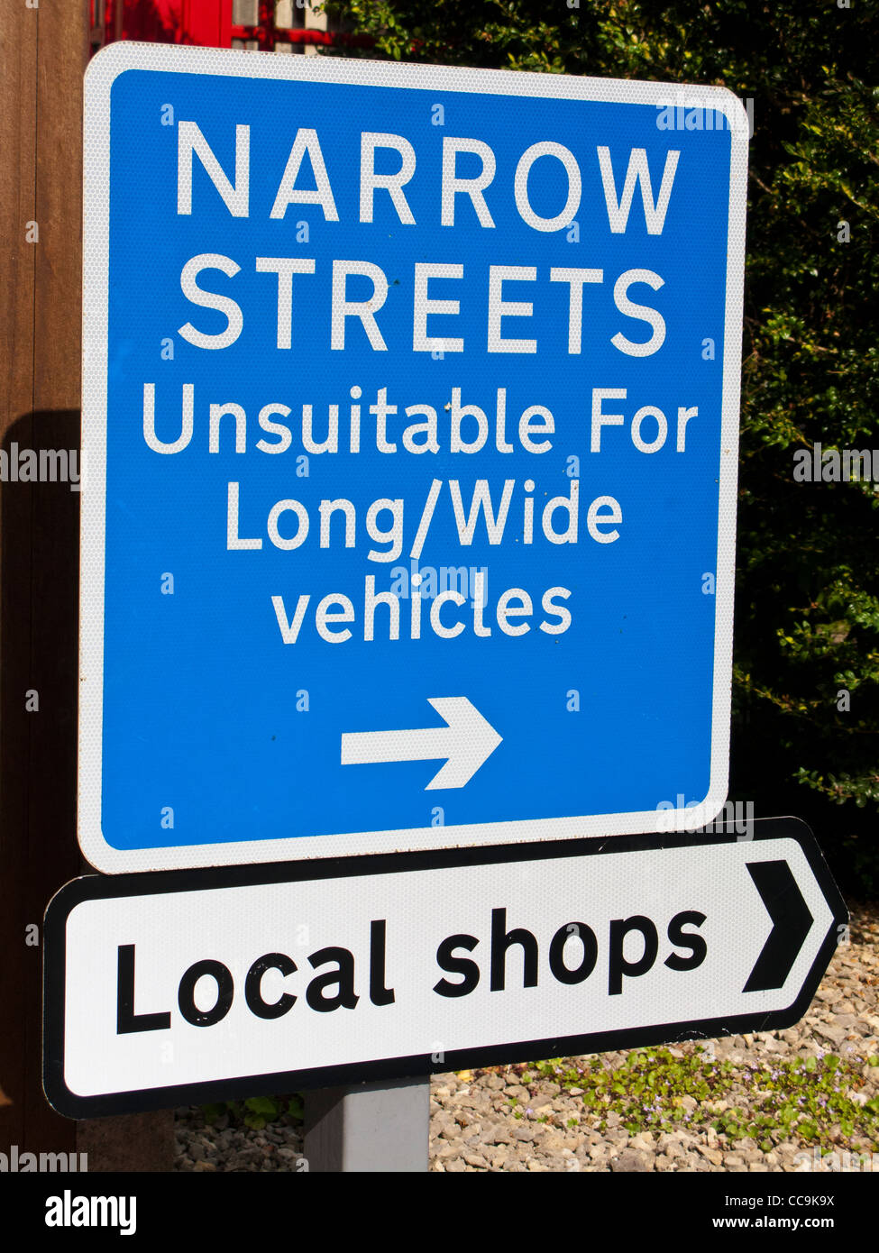 Direction narrow hi-res stock photography and images - Alamy