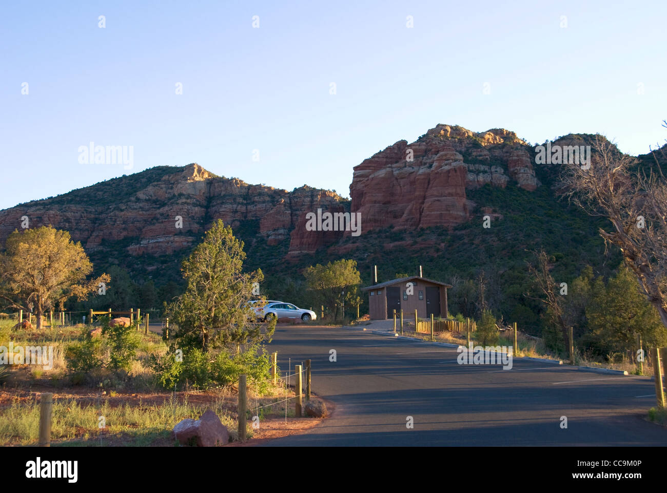 Rest stop near the Red Rocks in Sedona, Arizona Stock Photo - Alamy