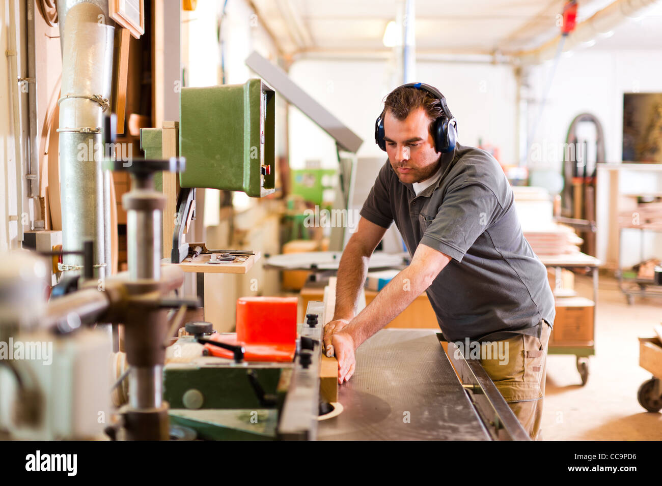 Electric wood cutter hi-res stock photography and images - Alamy