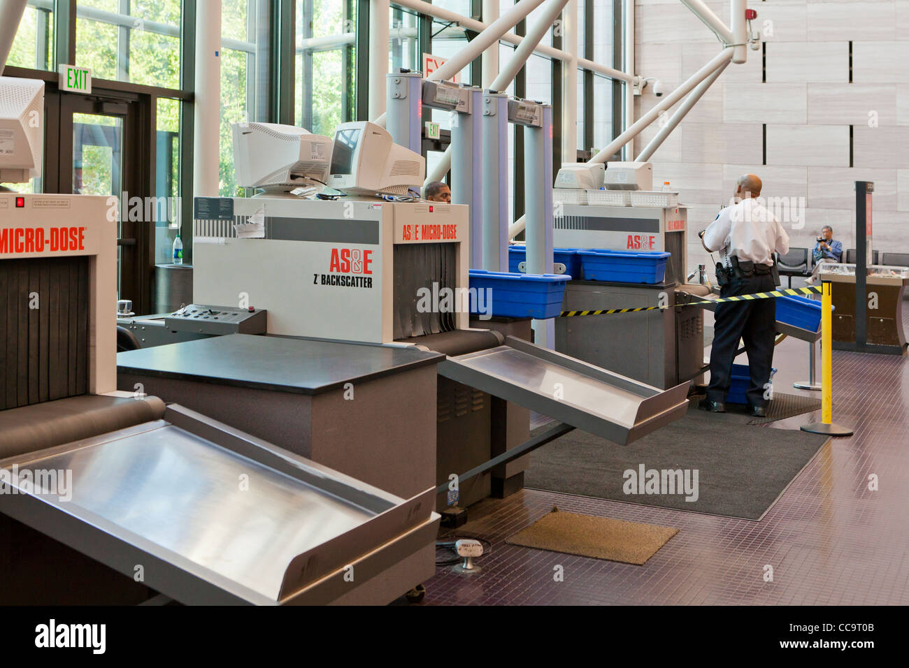 X ray machines hi-res stock photography and images - Alamy