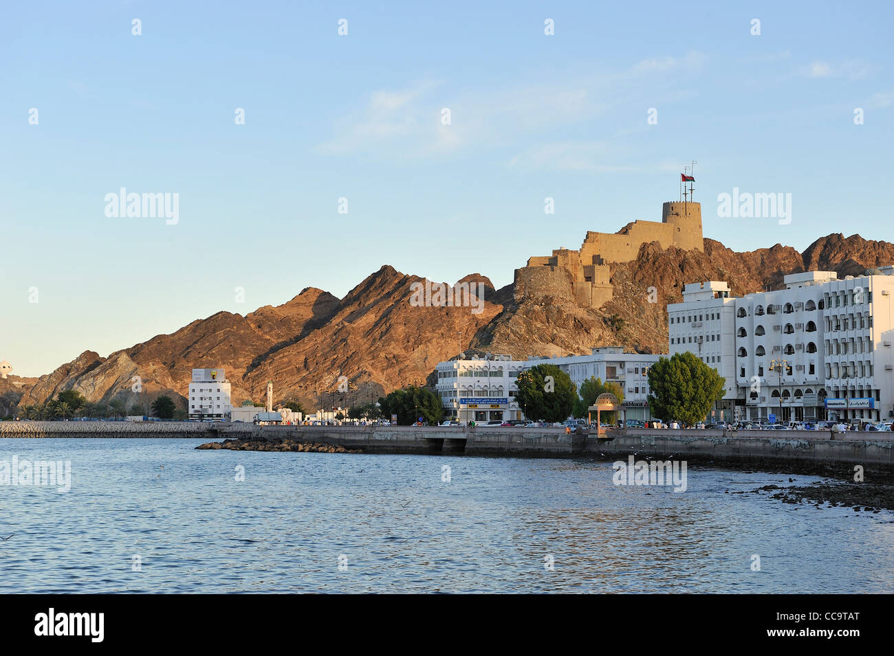 Mutrahs corniche hi-res stock photography and images - Alamy