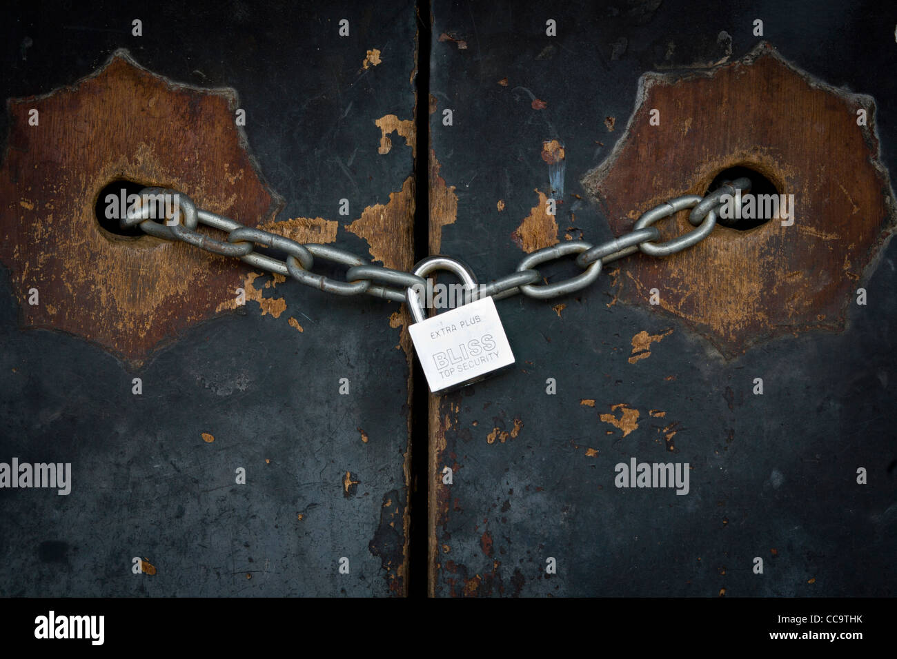 Padlock and chain Stock Photo - Alamy